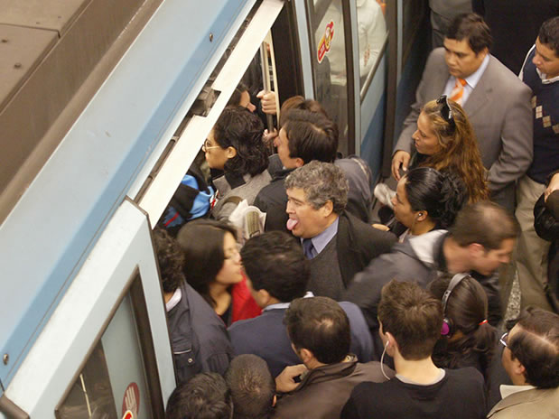 Pervertido publicaba en su blog tips para «manosear» a mujeres en el ...