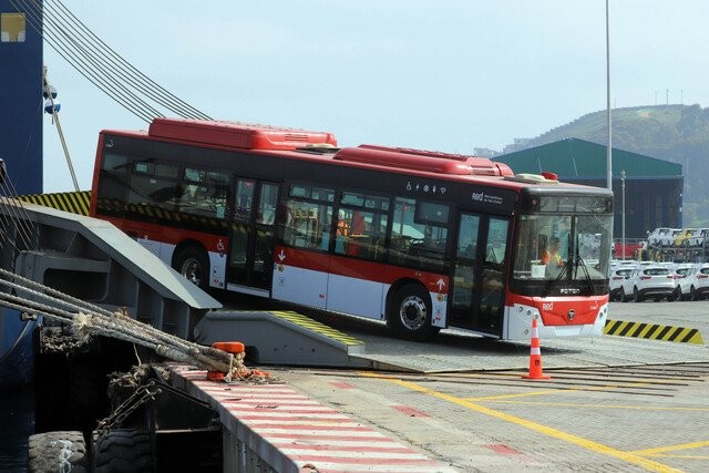 Llegaron a Chile 95 nuevos buses eléctricos de la flota RED que ...